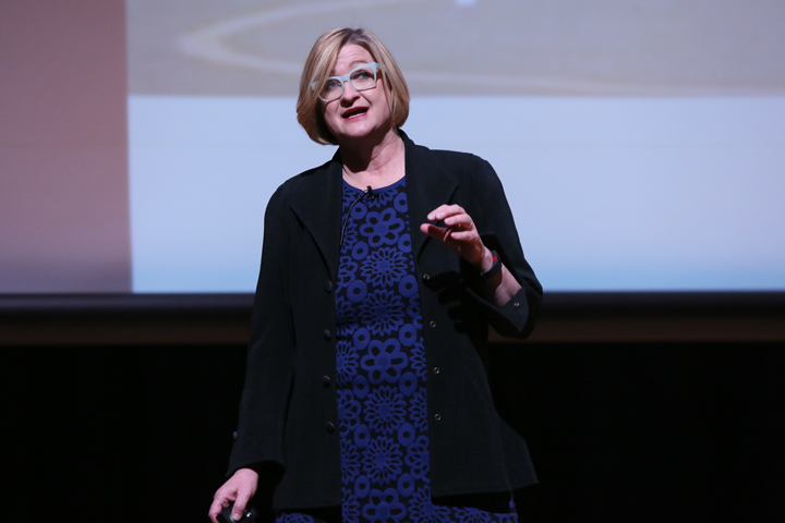 Losh separates news from fake news | William & Mary